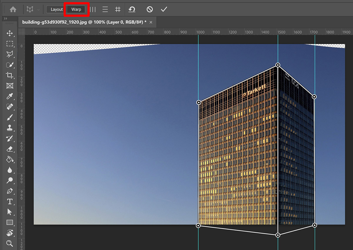 Straighten a building in Adobe Photoshop - Edit with Kim